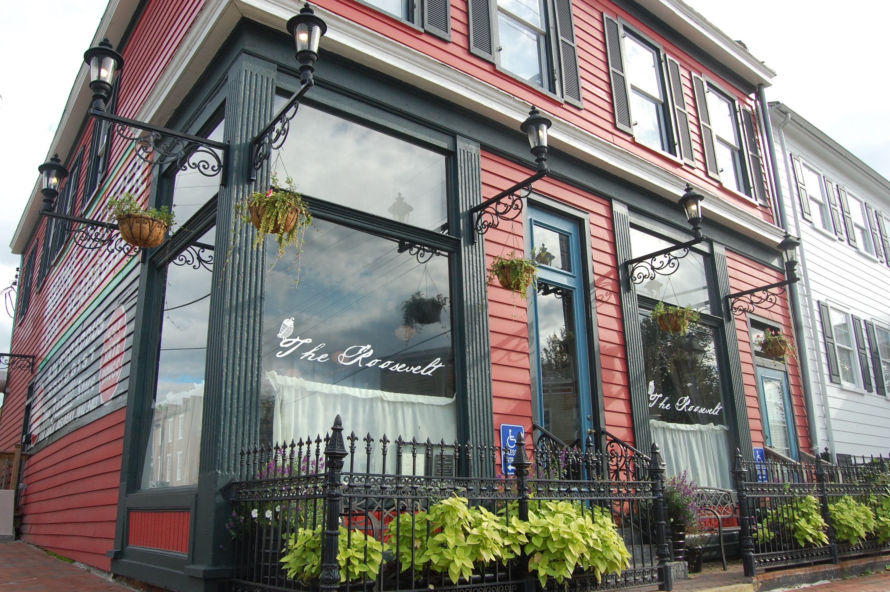 The Purposeful Plate; Church Hill's The Roosevelt Eats for a Cause - CHPN